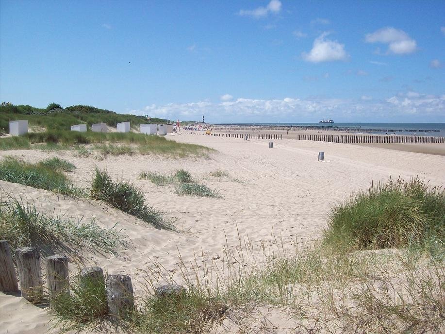 Rustig strandtje bij T,Fort . | ZeelandNet Foto