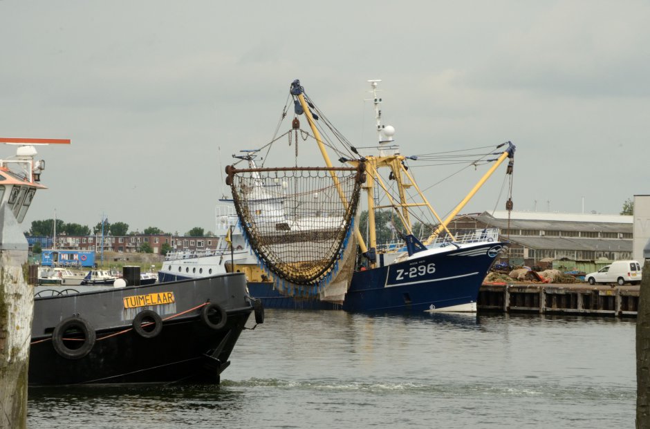vissers boot uit Belgie in vlissingen | ZeelandNet Foto