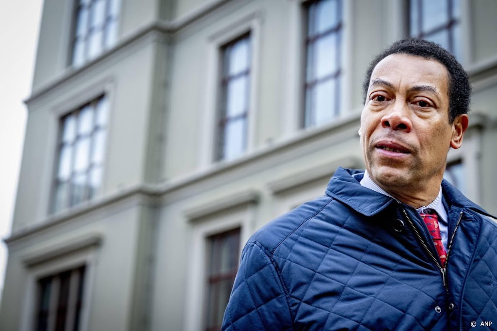 Weerwind noemt kritiek op reis naar Suriname pijnlijk Weerwind noemt kritiek op reis naar Suriname pijnlijk