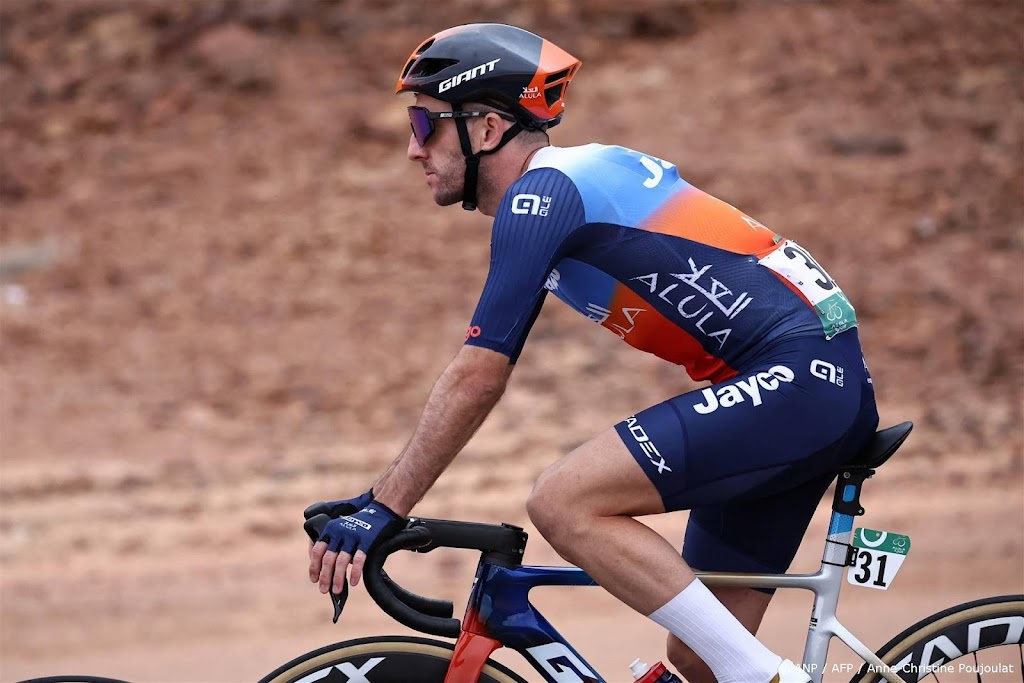 Brit Simon Yates pakt op slotdag eindzege Ronde van Al-'Ula Brit Simon Yates pakt op slotdag eindzege Ronde van Al-'Ula