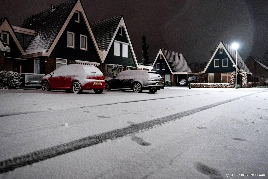 Maandag van 00.00 uur tot 12.00 uur code oranje wegens gladheid Maandag van 00.00 uur tot 12.00 uur code oranje wegens gladheid