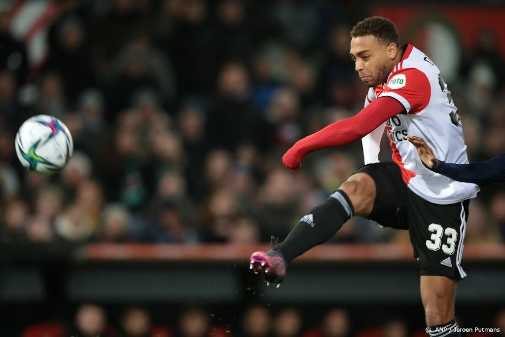Feyenoord start met spits Dessers aan uitduel met Heracles Almelo Feyenoord start met spits Dessers aan uitduel met Heracles Almelo