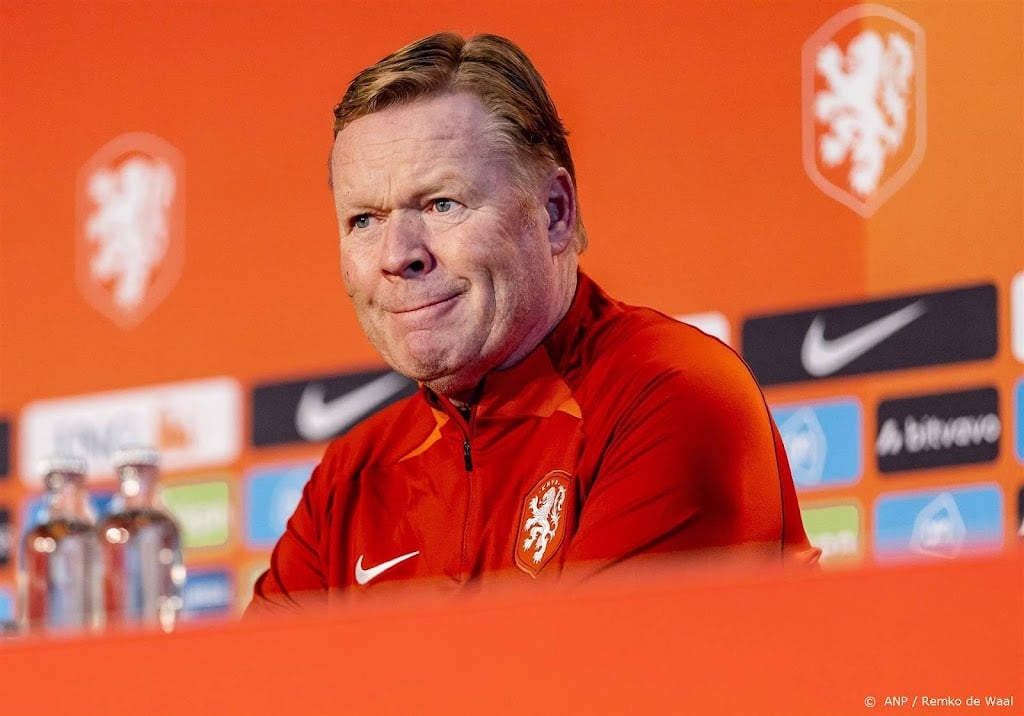 Oranje compleet op eerste training richting duel met Ierland Oranje compleet op eerste training richting duel met Ierland