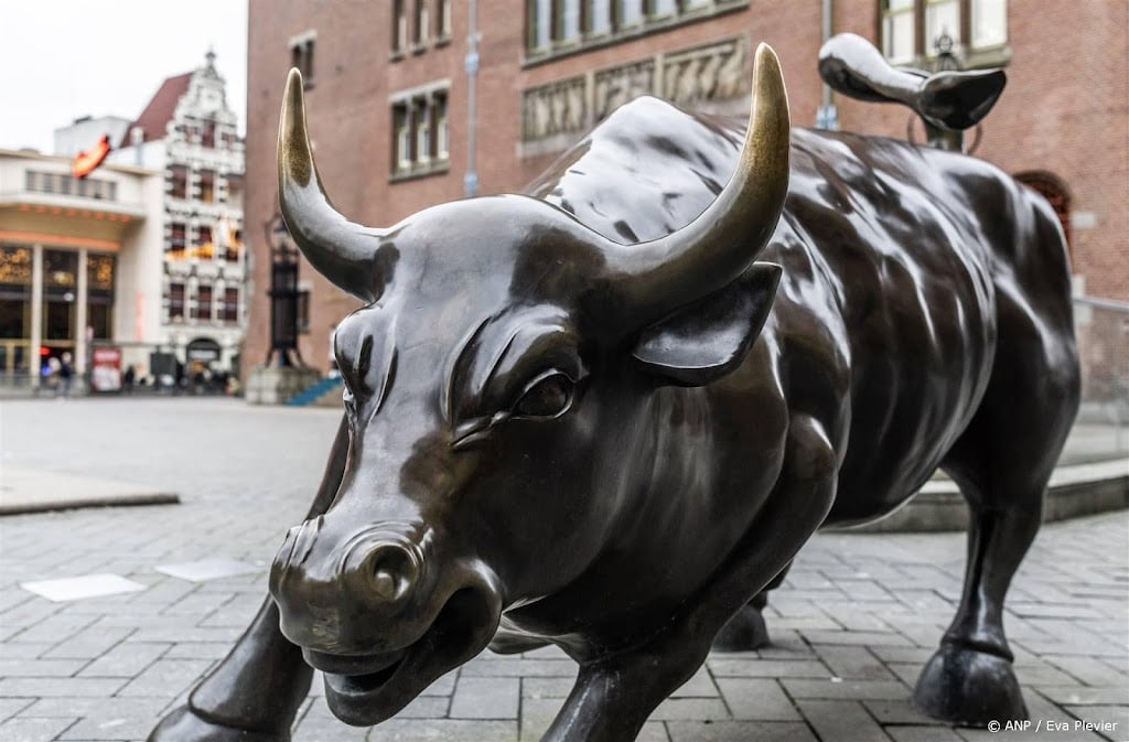 Aandacht voor cijfers DSM-Firmenich en RELX op Damrak Aandacht voor cijfers DSM-Firmenich en RELX op Damrak