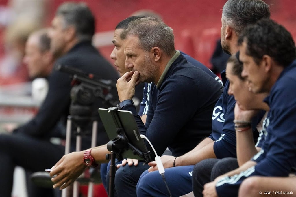 Trainer Steijn is niet bezig met zijn toekomst bij Ajax Trainer Steijn is niet bezig met zijn toekomst bij Ajax