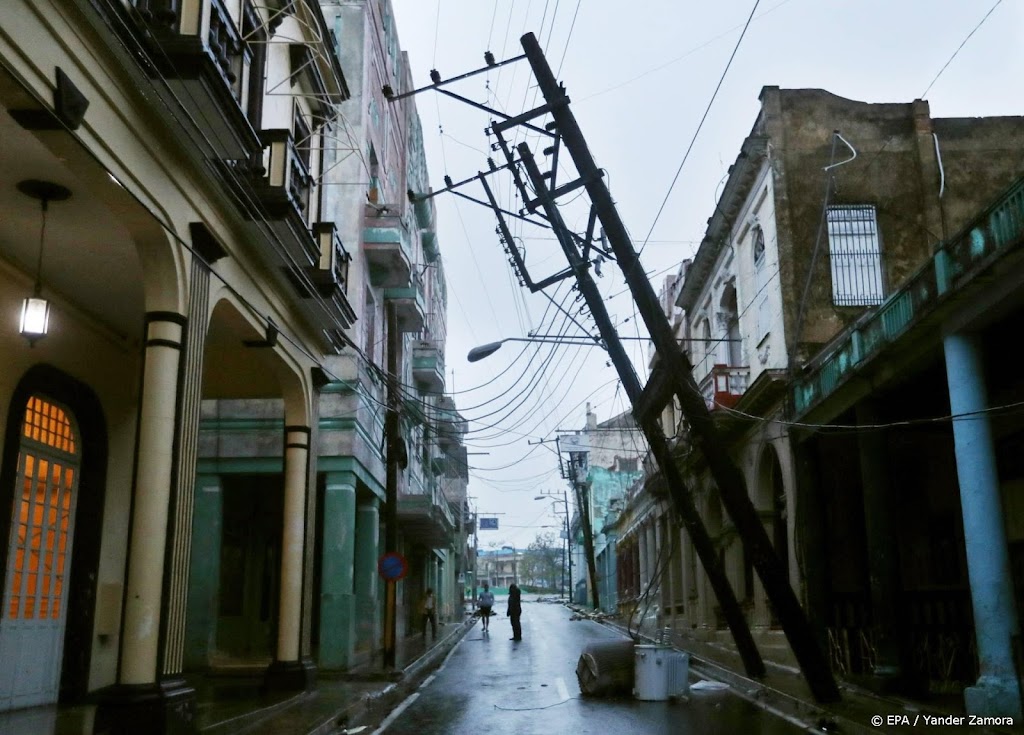 Hele elektriciteitsnet Cuba ligt plat, deels door orkaan Ian Hele elektriciteitsnet Cuba ligt plat, deels door orkaan Ian