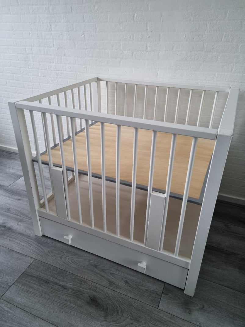 Baby Box met lade in hoogte verstelbaar