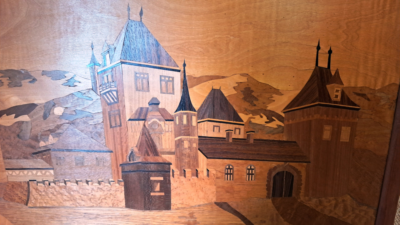 Bijzonder mooi houten vintage marketerie kunstwerk met stadstafereel