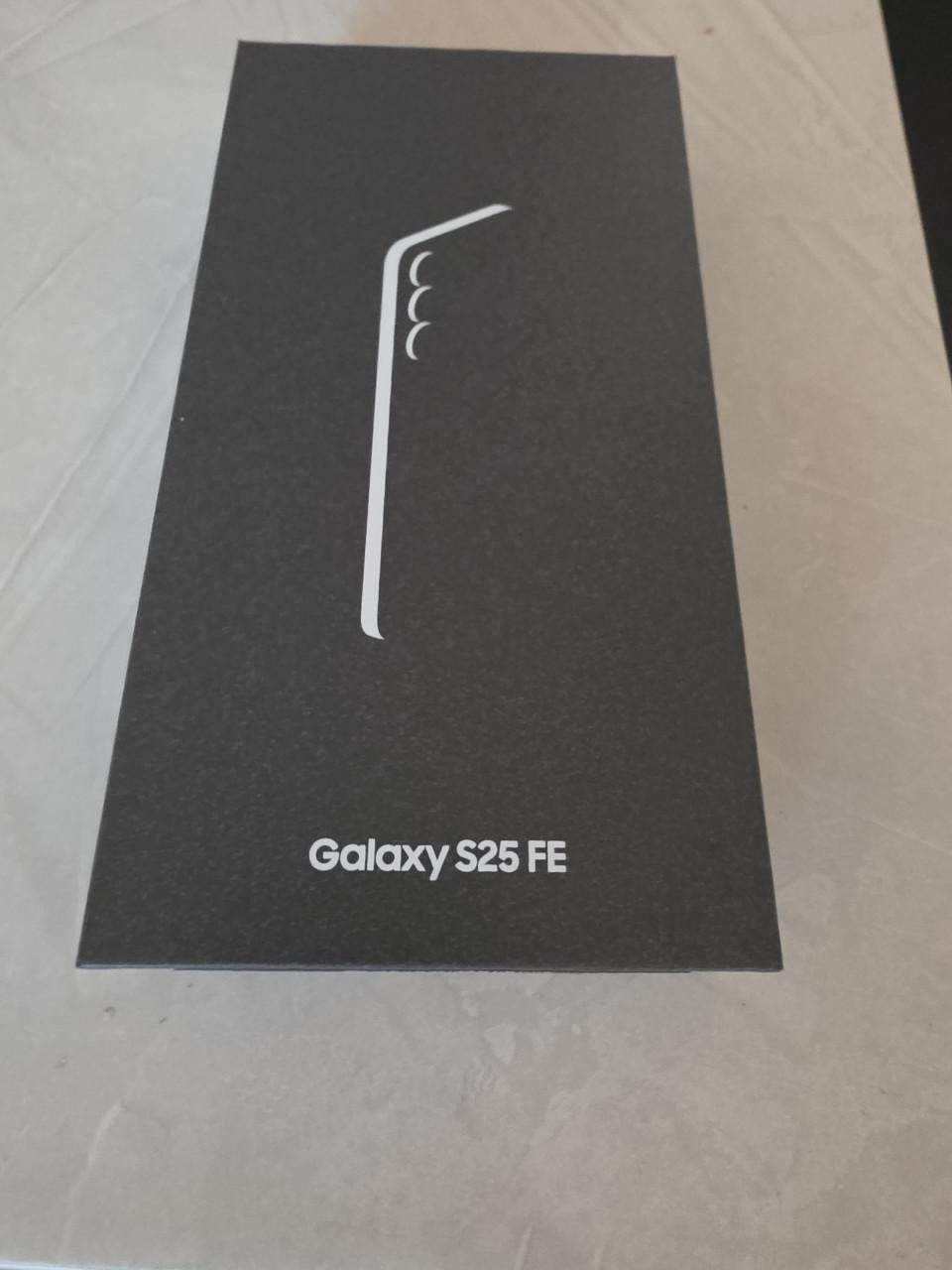 Samsung galaxy s25 FE jet black nieuw