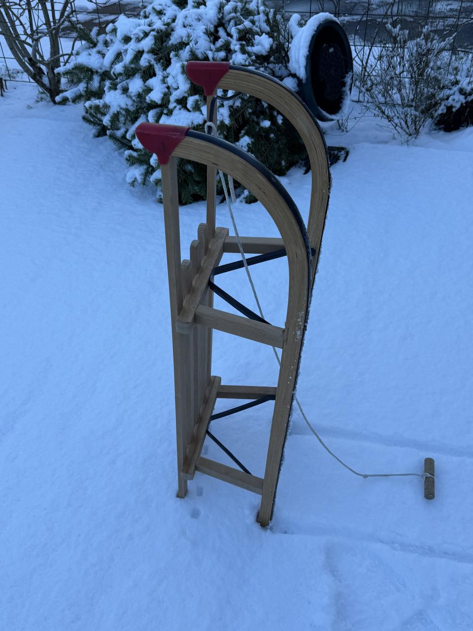 Houten slee Model Davos met trektouw