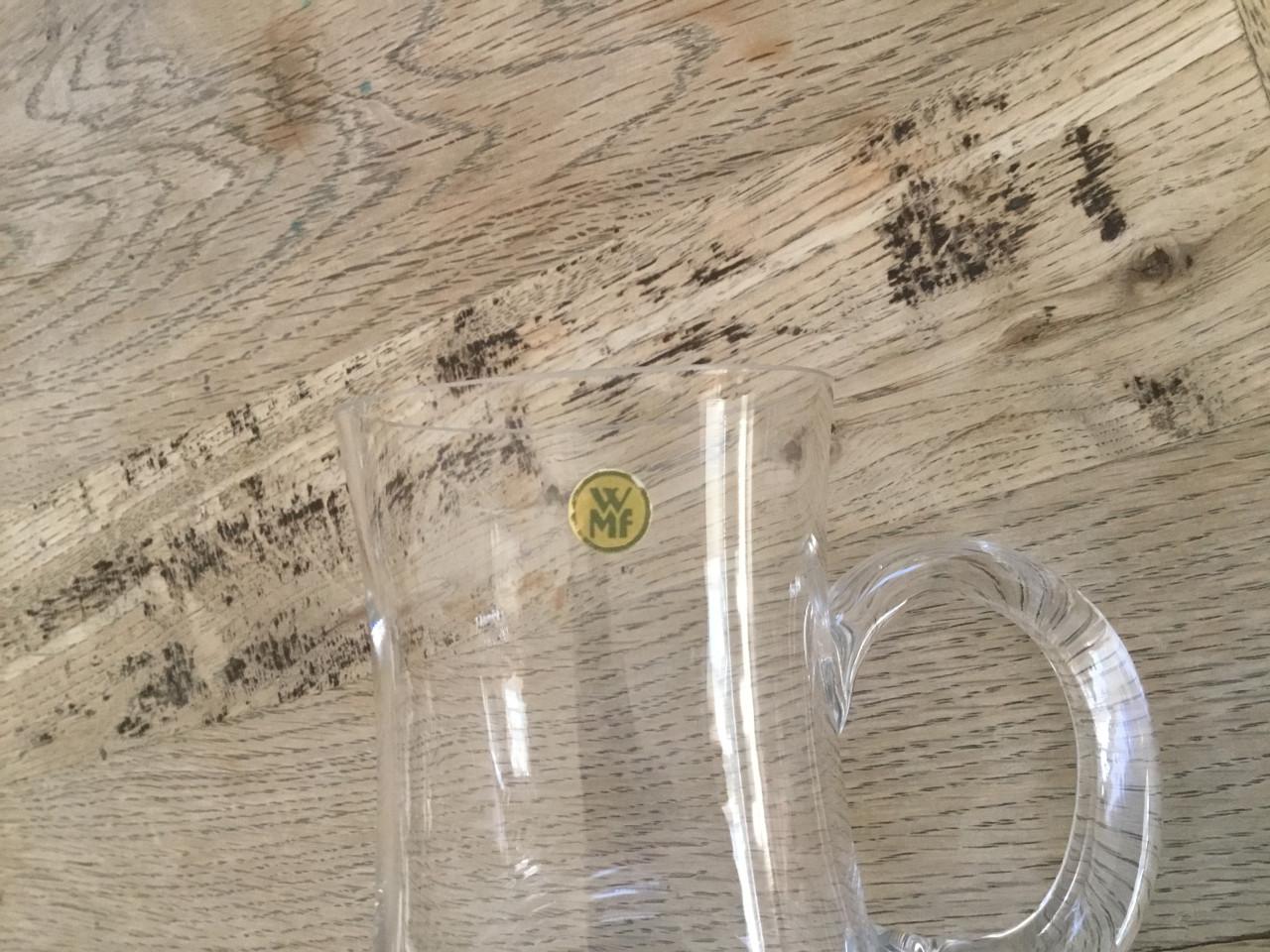 Kristallen bierpullen.