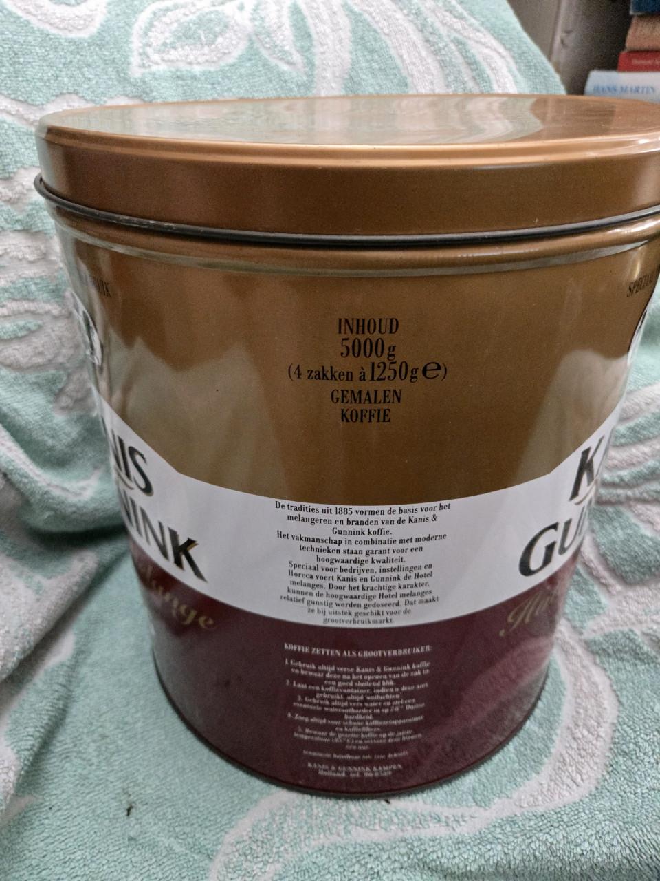 Groot bewaarblik van Kanis & Gunnink 5 kg. Afm. H32 cm Ø 28cm