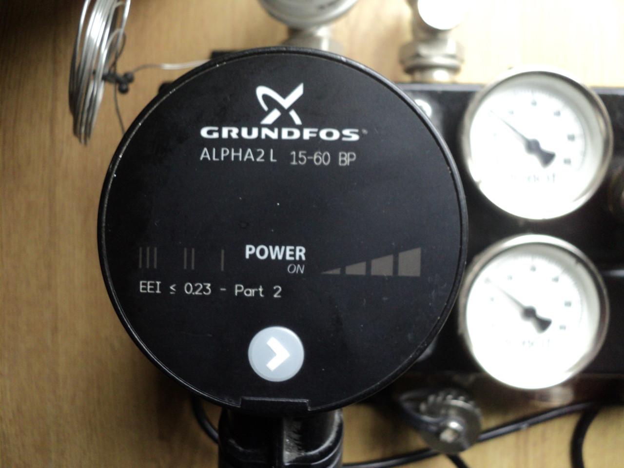 Vrijwel nieuwe 4 groep verdeler vloerverwarming ENERGI ZUINIG