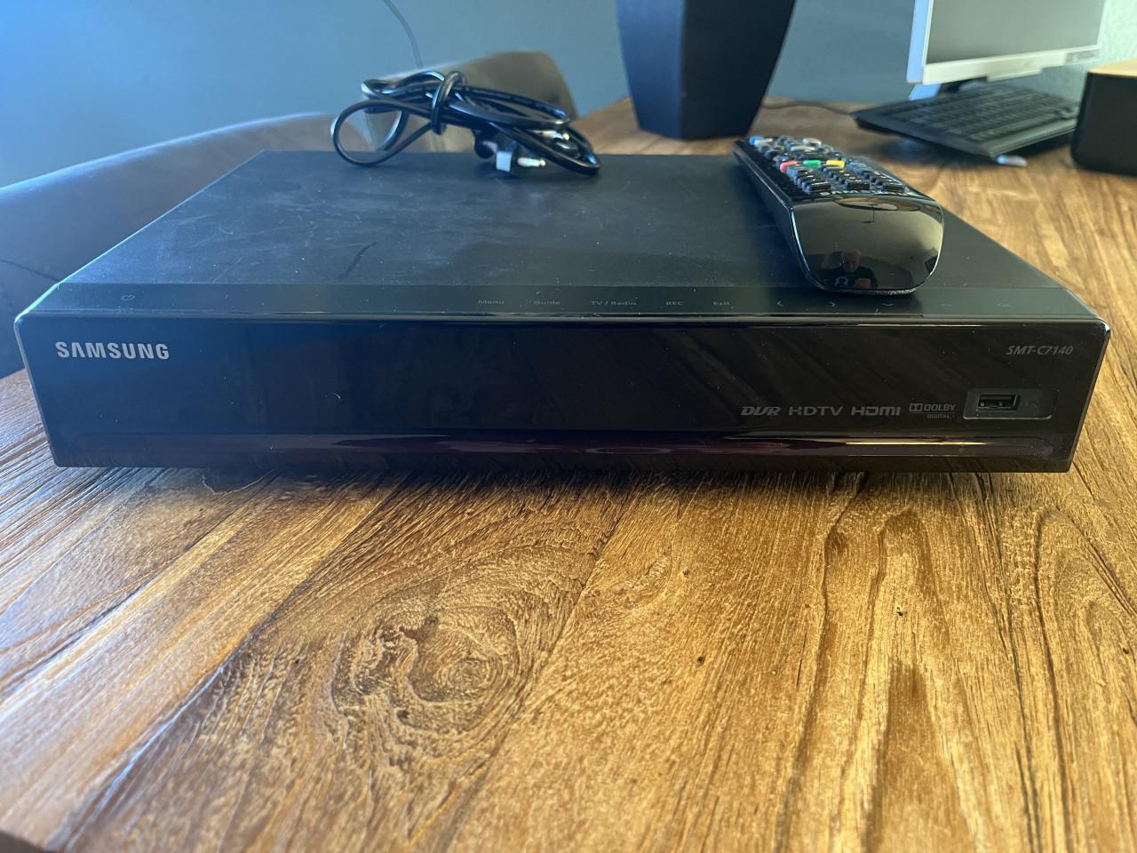 Samsung C7140 HDD decoder, 320 GB, HDMI Programma kijken en andere zender