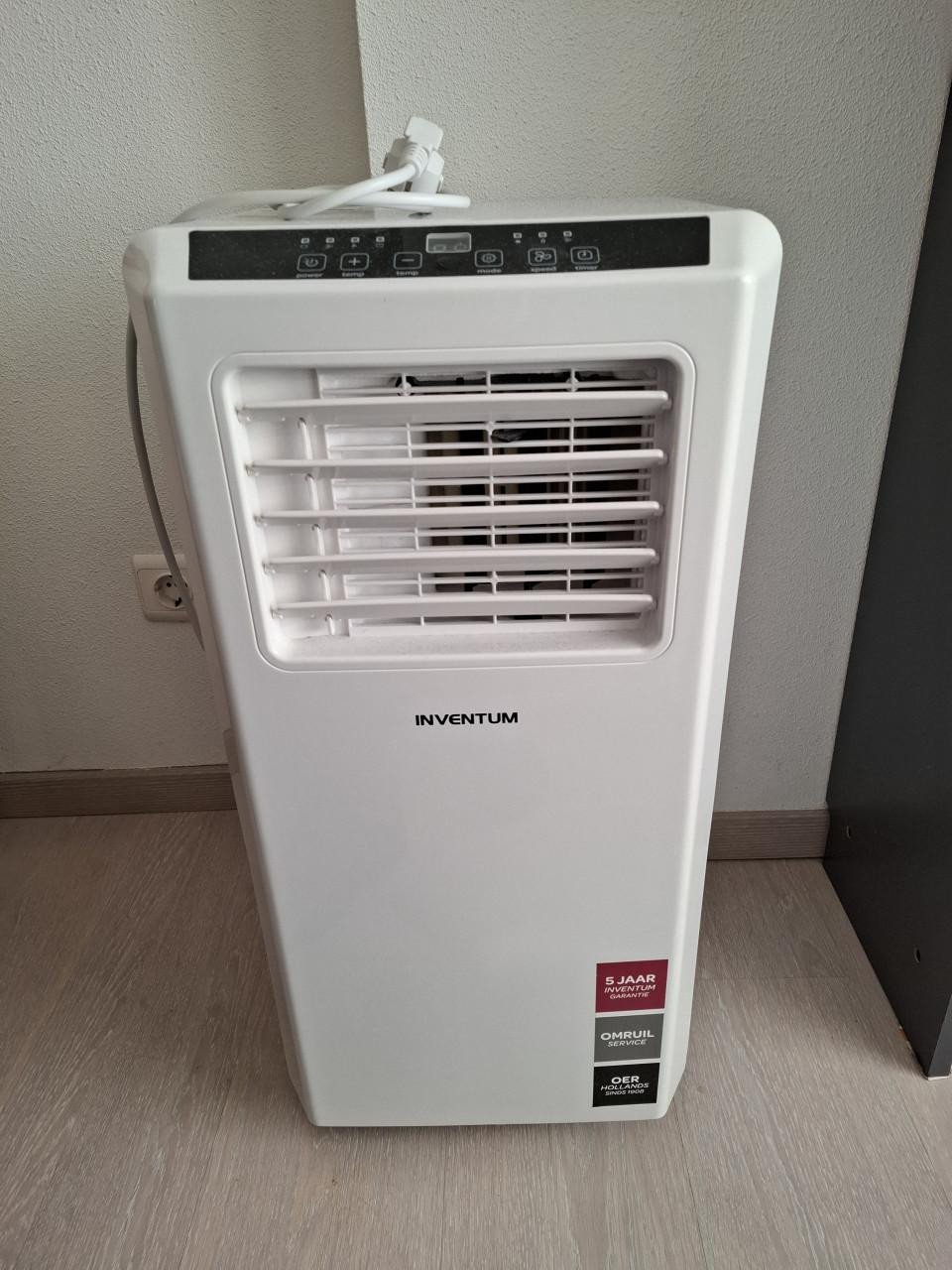 Mobiele Airco Inventum + Elna naaimachine