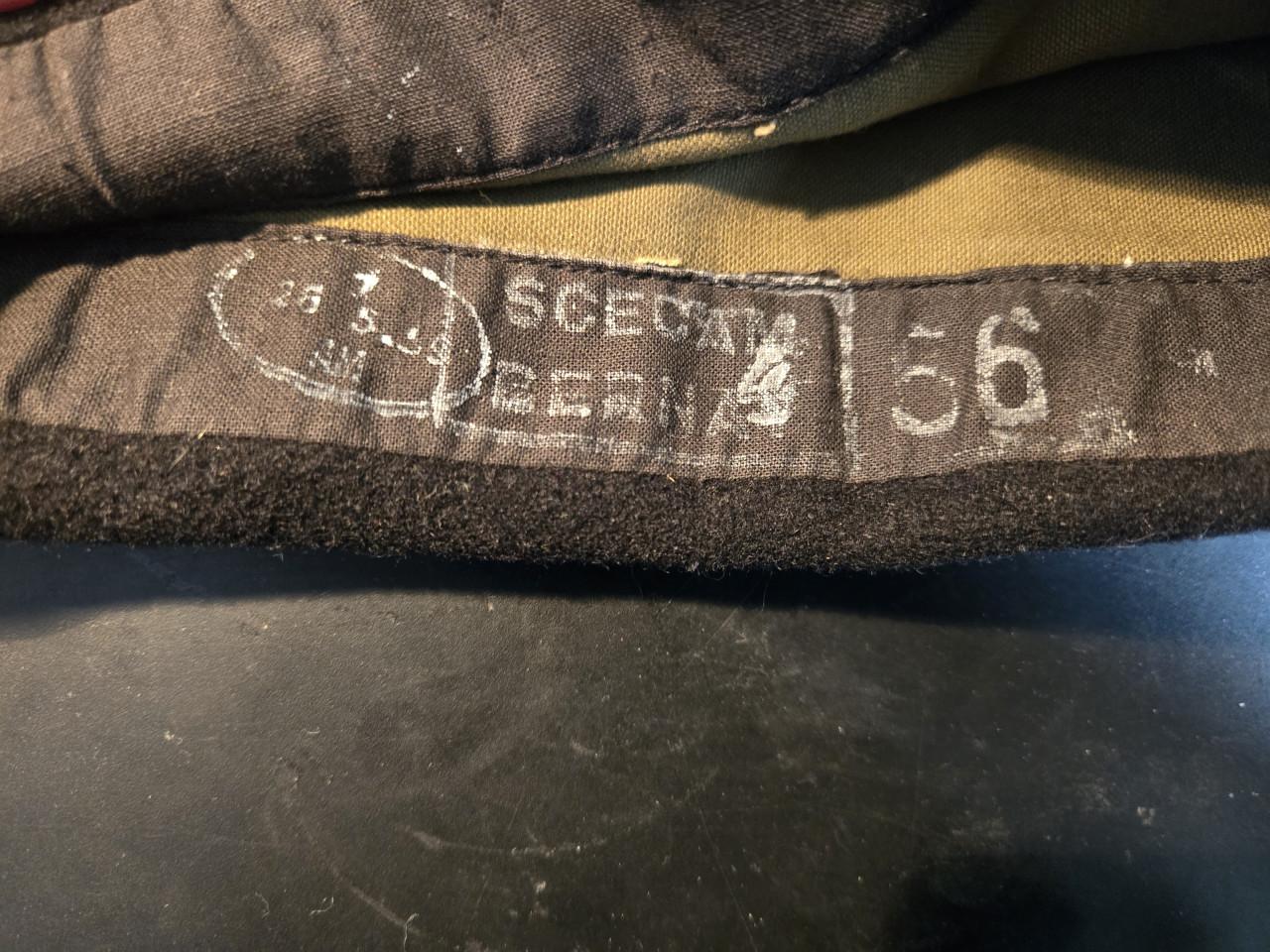 Calot zwart met rood maat 56 Scecam Bernay