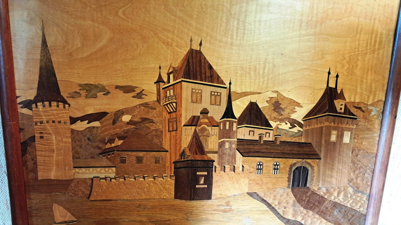 Bijzonder mooi houten vintage marketerie kunstwerk met stadstafereel