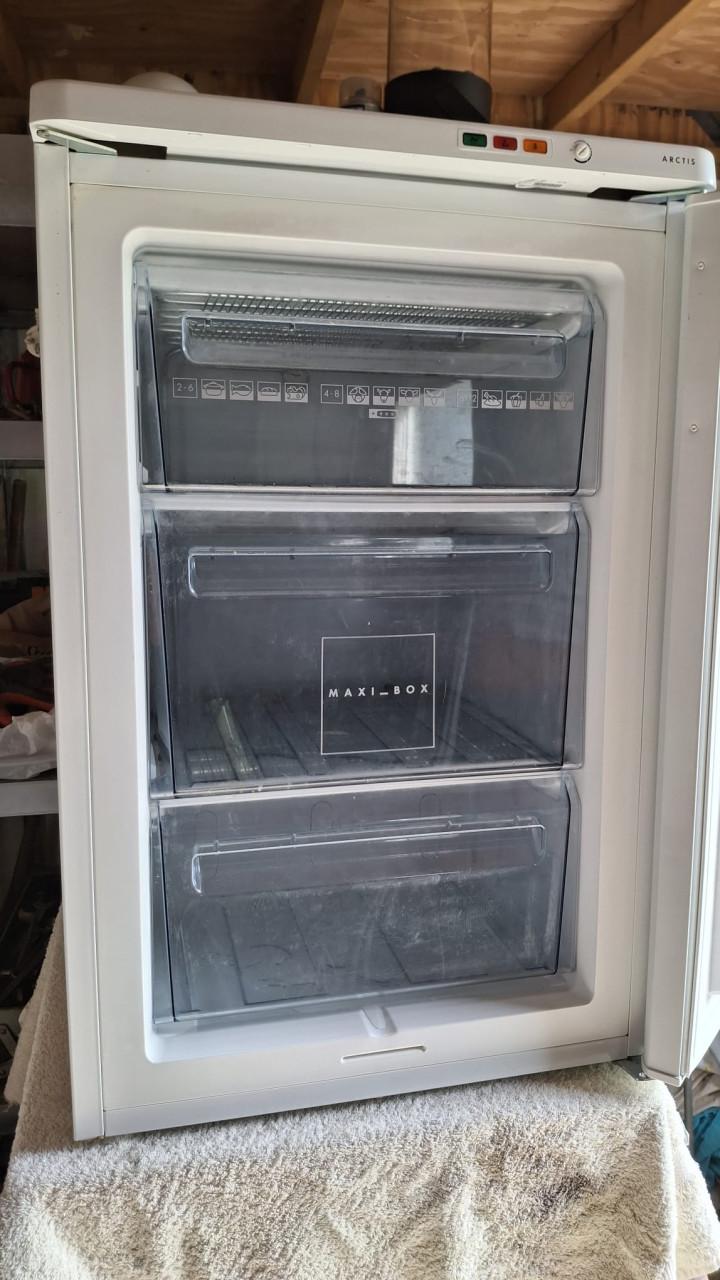 AEG Vriezer tafel model 3 lades