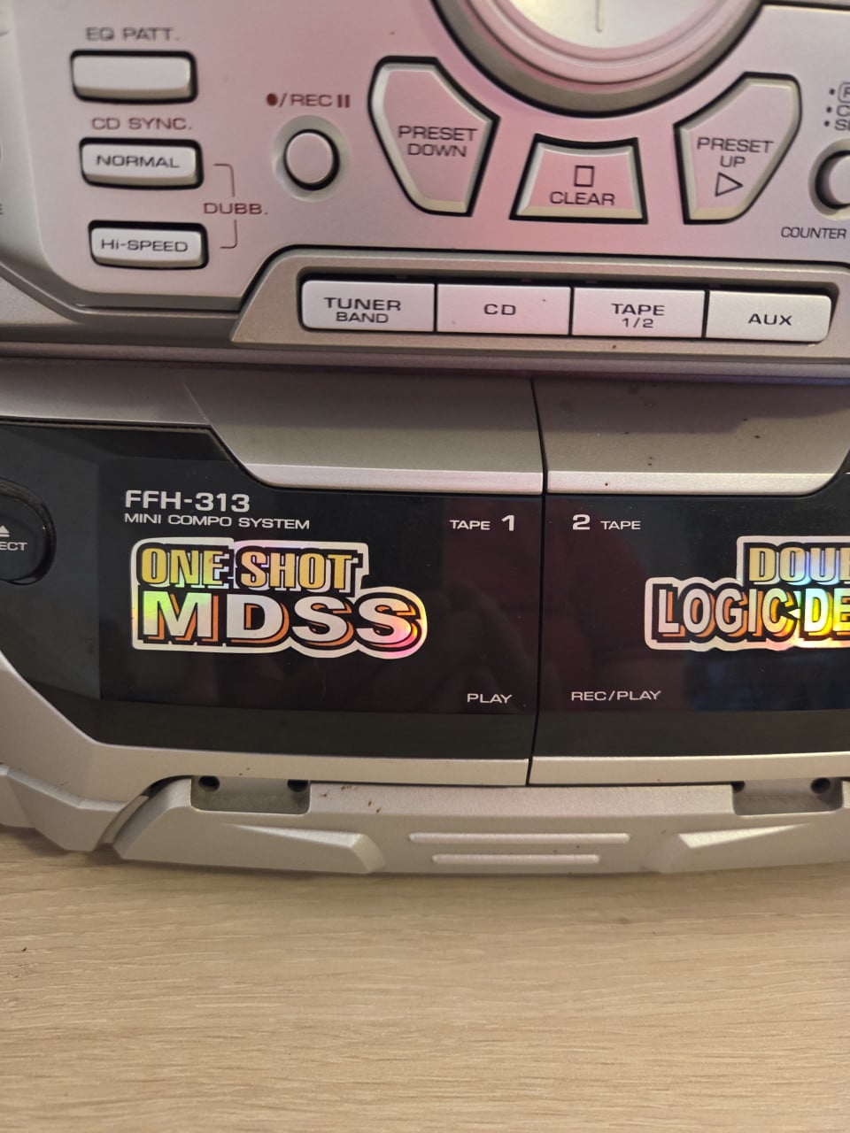 LG Stereo en Akai mini