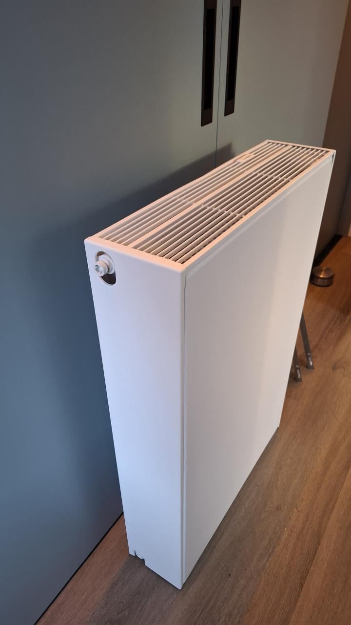 Vasco Flatline compact radiator