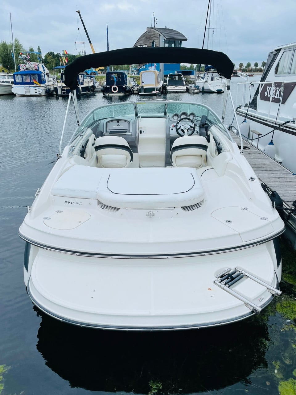 Speedboot Monterey 214 FSC