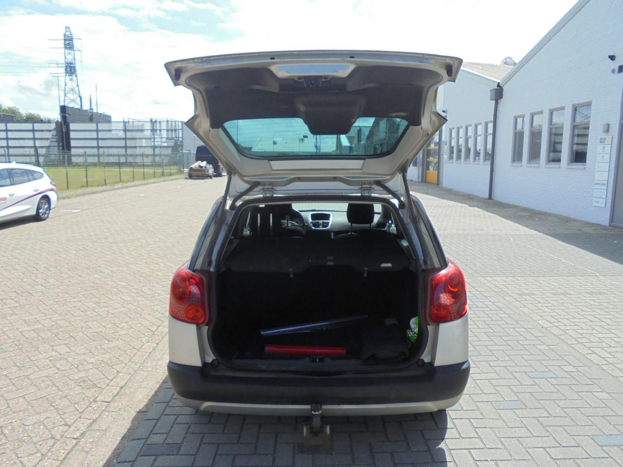 207 in de SW 1.4 VTI XS met Apk en N.A.P leuke auto klein prijsje € 1295