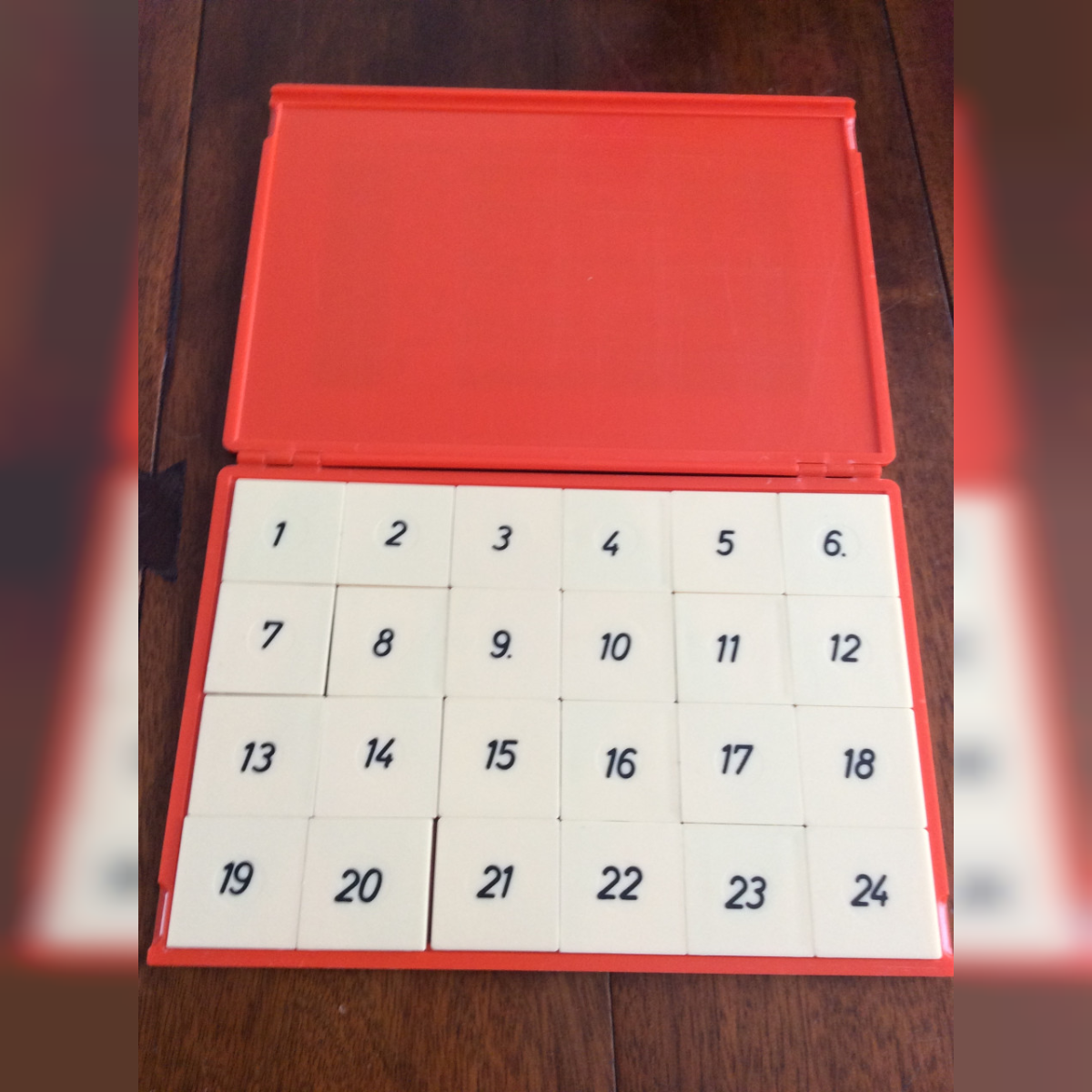 Loco Maxi met 24 stenen. + 2 boekjes. Leeftijd: 7-12 jaar.