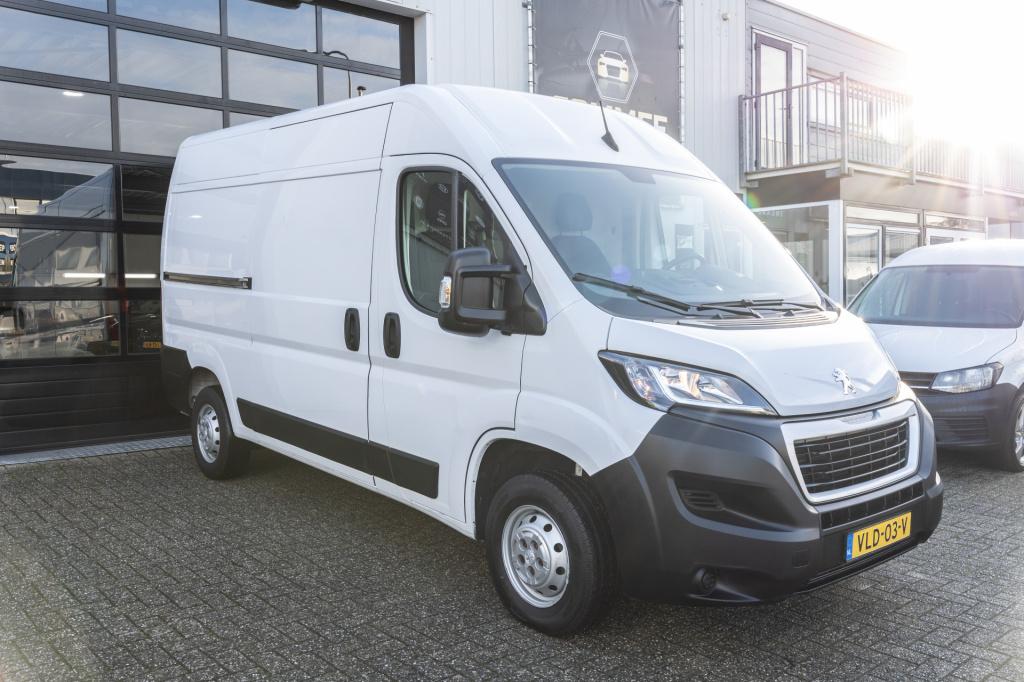 Peugeot Boxer 330 2.2 bluehdi 120 l2h2 premium nav cr.control