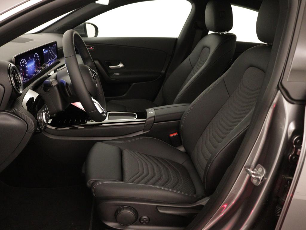 Mercedes-Benz Cla 180 star edition | dodehoekassistent | parkeerpakket met