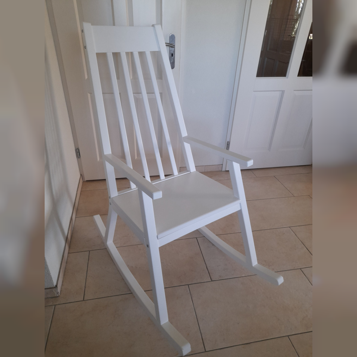 Witte houten Schommelstoel (in goede nette staat)