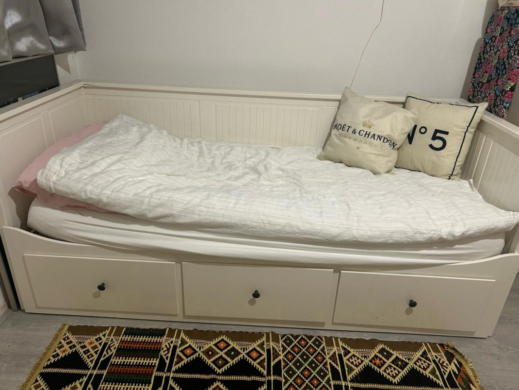 Hemnes bed