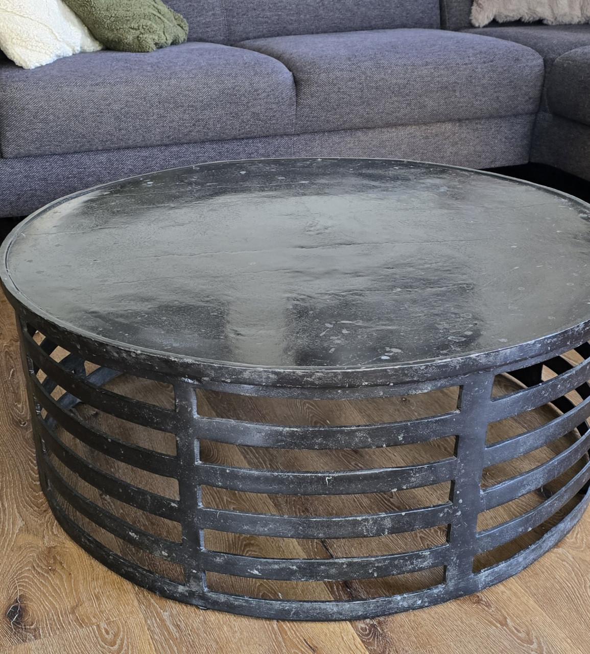 Stoere ronde zwarte salontafel zwaar metaal