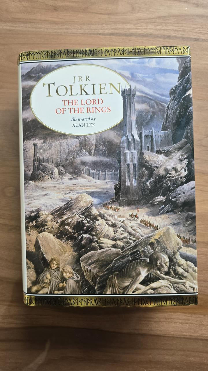 The lord of the rings. JRR Tolkien